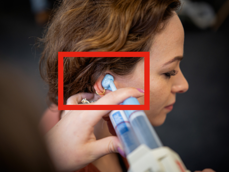 Des bouchons d'oreille sur mesure. Protection auditive chez Hans Anders